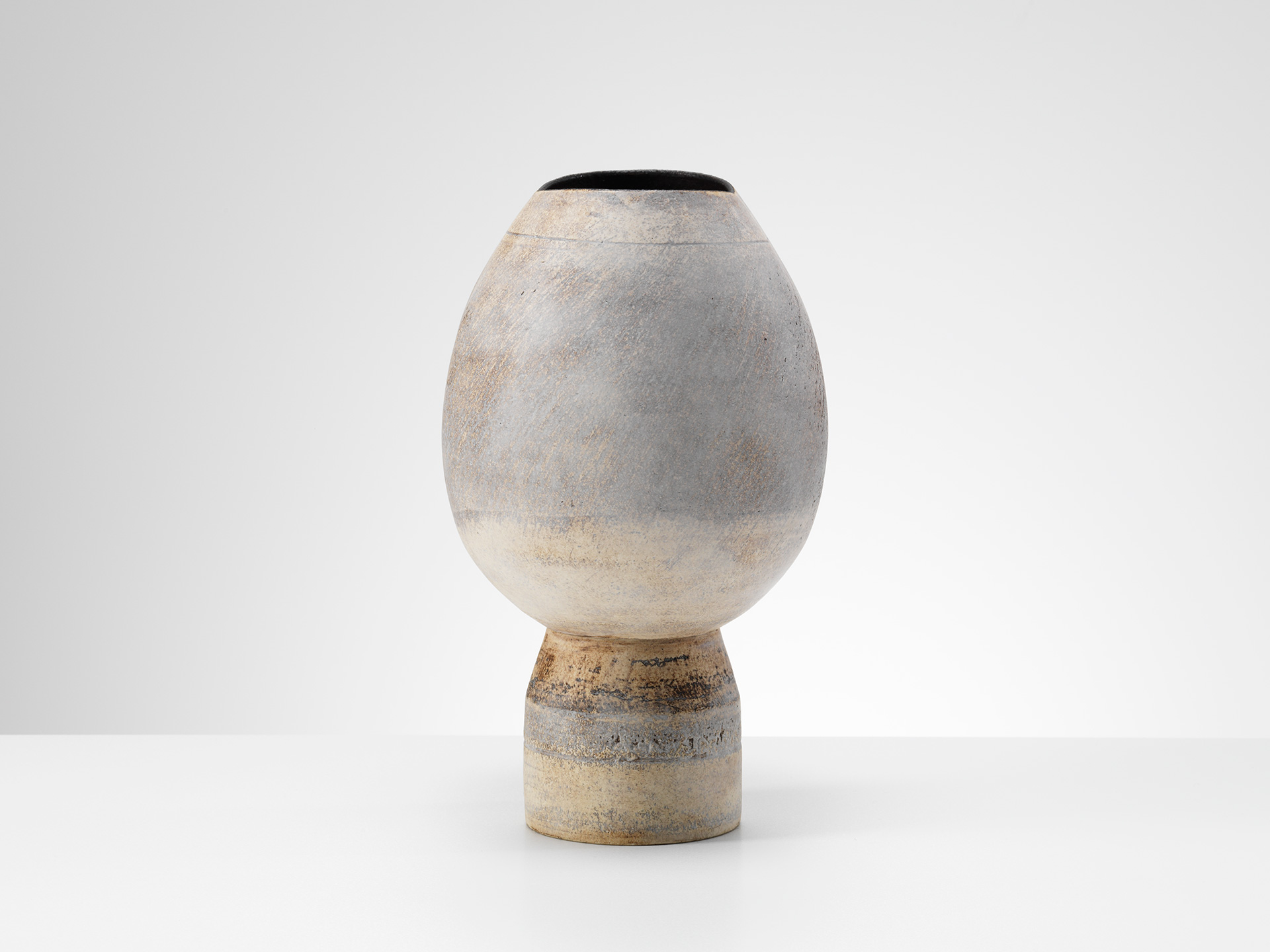 Hans Coper HC-0009 - Erskine Hall & Coe